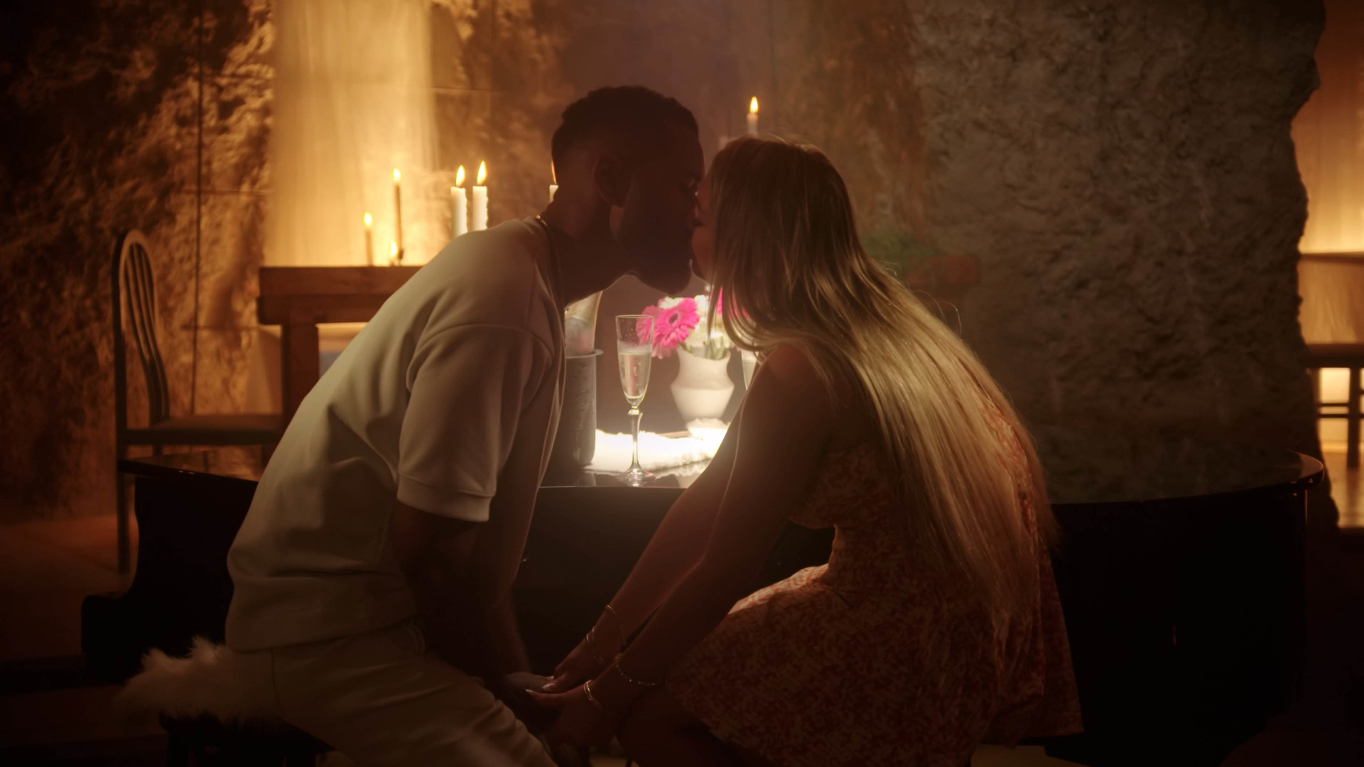 Are You The One? • Kausi 9 • 1 - How Far Would You Go For Love? Part 1 | Ruutu