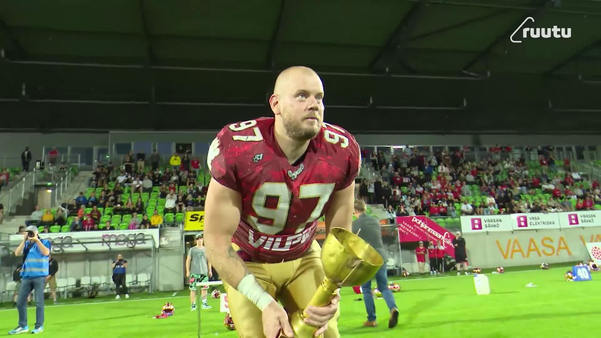 "Me tehtiin se!" - Vaasa Royals nostaa spagettimaljan ilmaan suvereenin ...