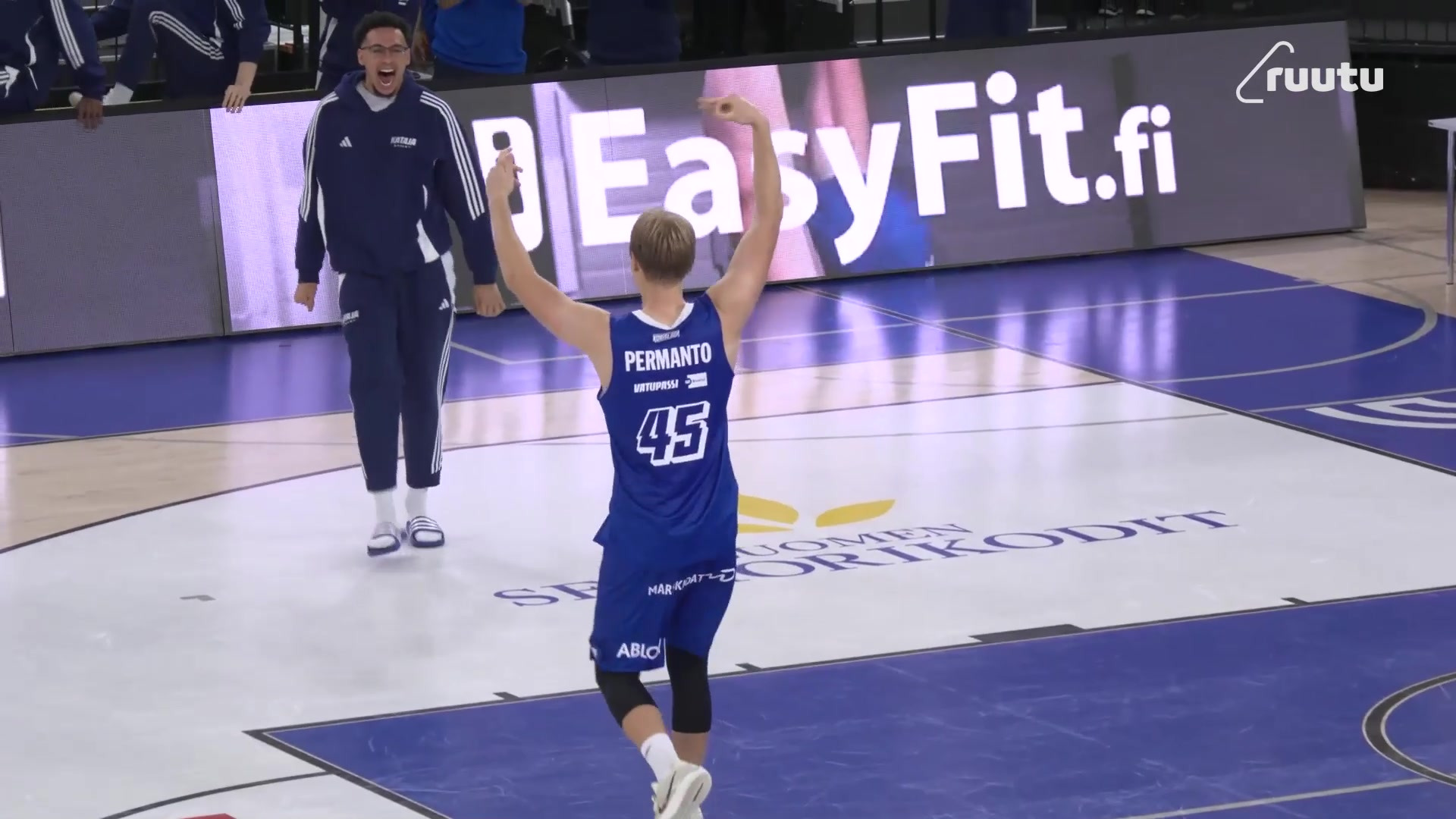 "Lunta vierasjoukkueen bussin eteiseen!" - Henri Permanto palautti ...