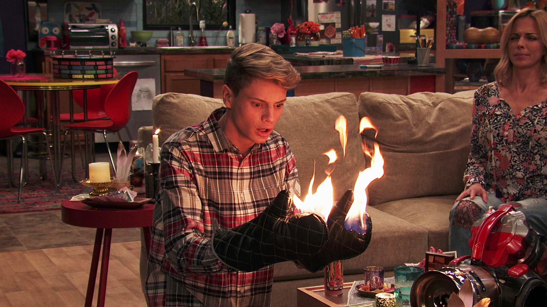 Henry Danger • Kausi 5 • 15 - Charlotte Gets Ghosted | Ruutu