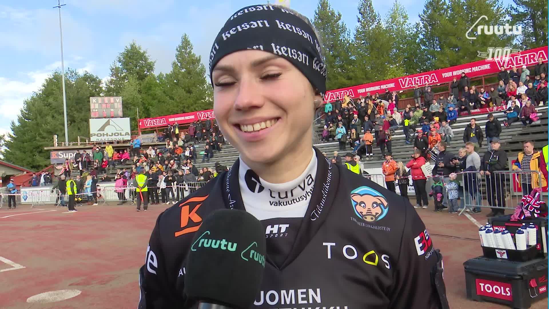 Mansen Henna Peltokangas tunteikkaassa jäähyväishaastattelussa, uran ...