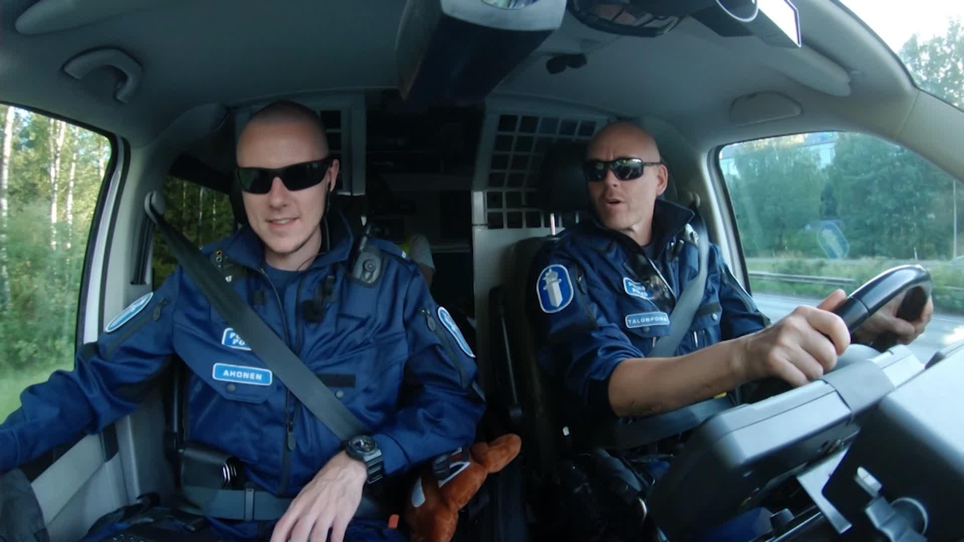 Helsingin poliisi keksii hulvattoman ajanvietteen – partiokaverin ...