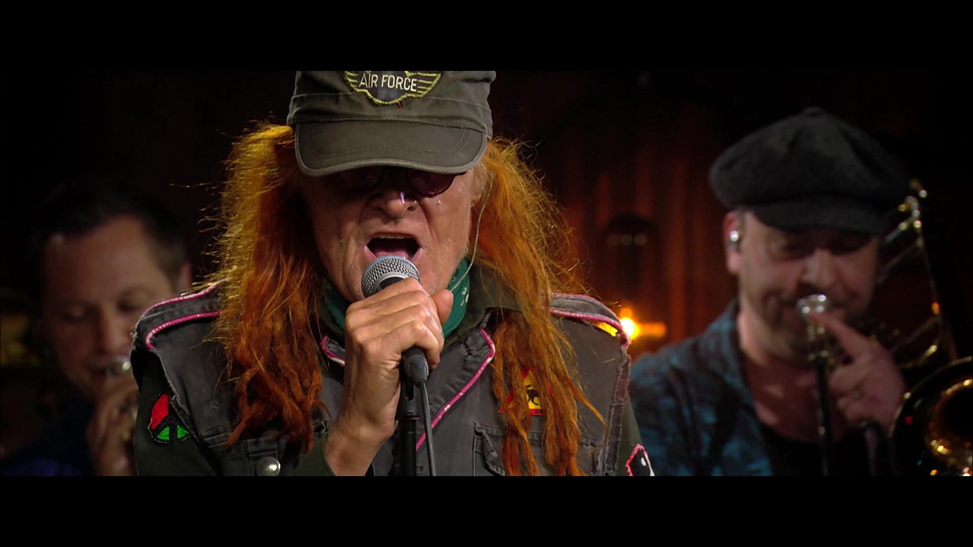 Pelle Miljoona tarttuu Käärijän megahittiin – Tältä kuulostaa Cha Cha Chan reggaeversio! | Ruutu