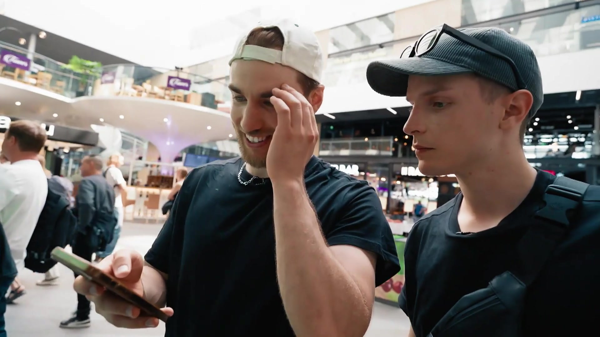 Daniel Ahola: Poliisia ja rosvoa • Kausi 1 • 2 - Rosvot merihädässä | Ruutu