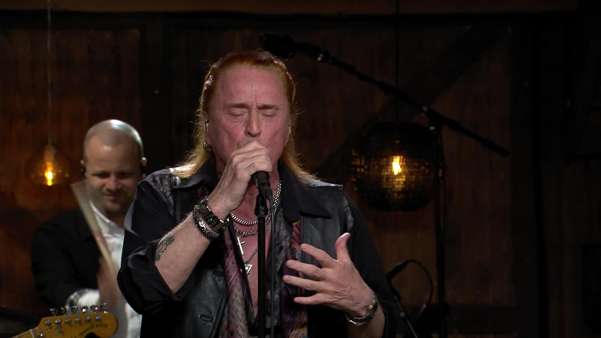 Tommi Läntinen muovaa Häpeä-kappaleesta järkälemäisen stadionhitin ...